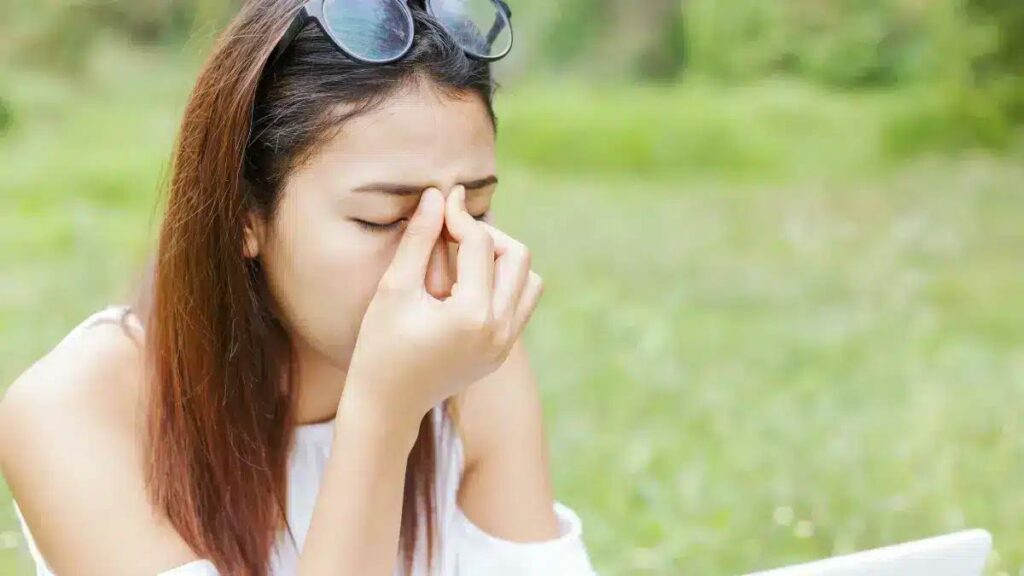 Viral Pink Eye Explained: Symptoms, Causes, Treatment